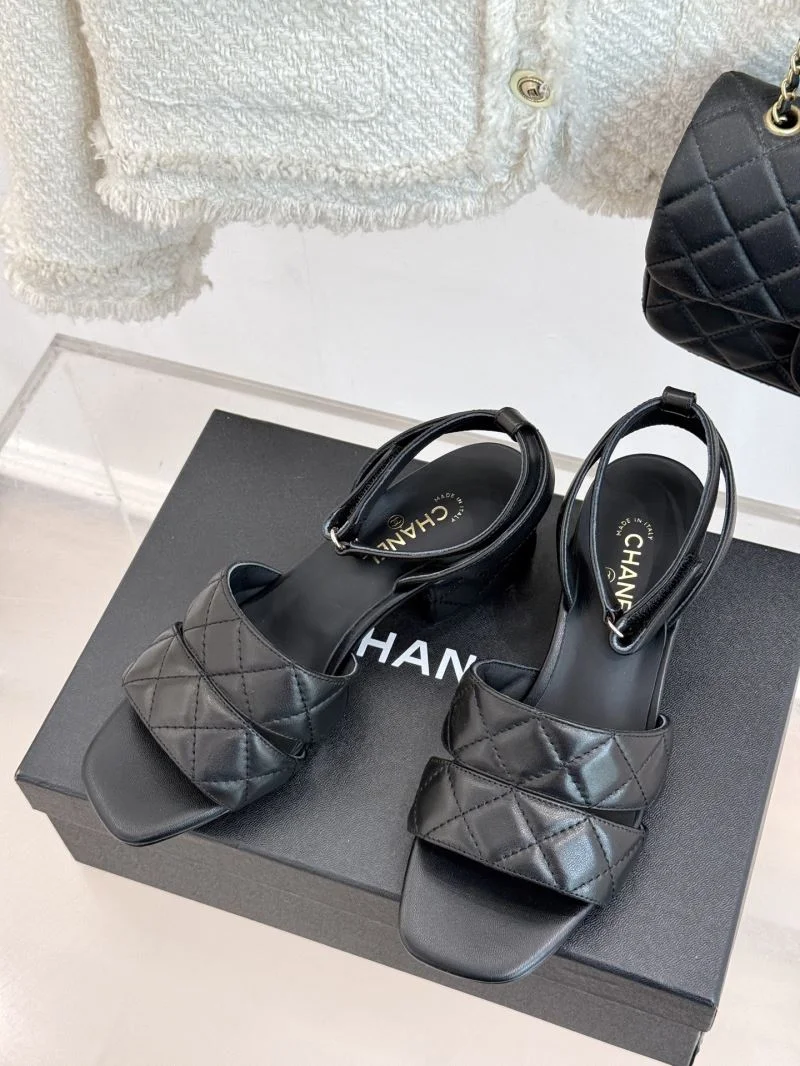 Top mirror Chanel Sandals