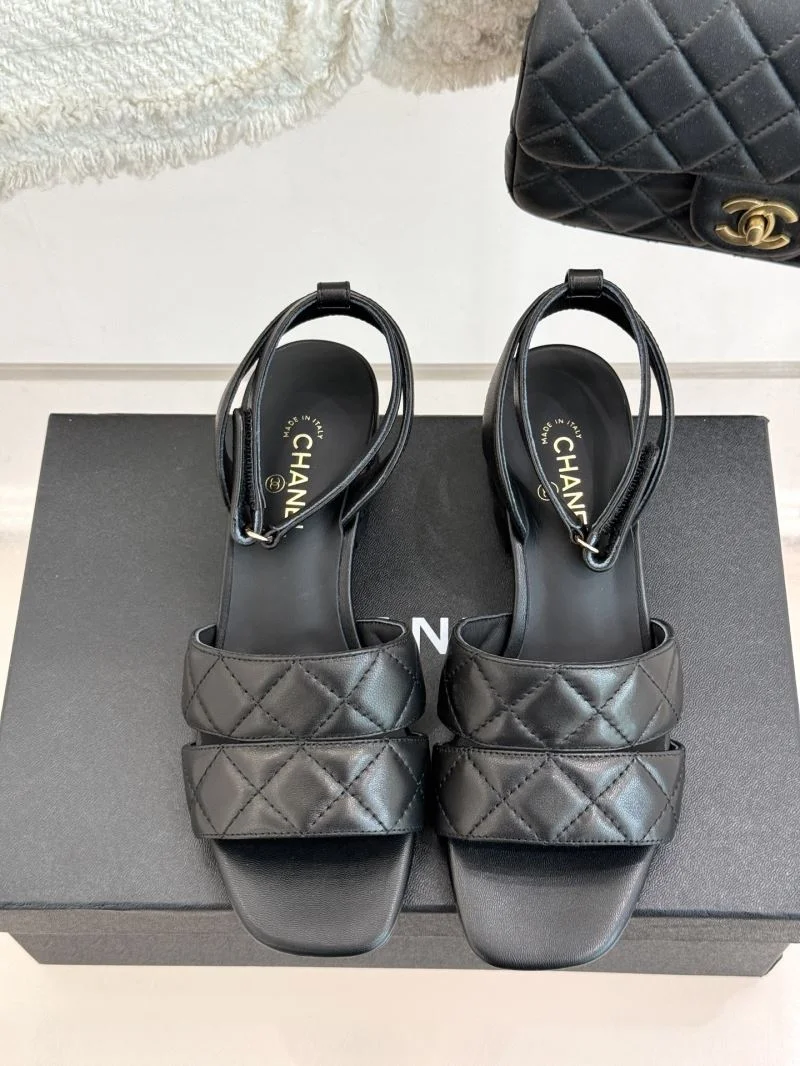Top mirror Chanel Sandals