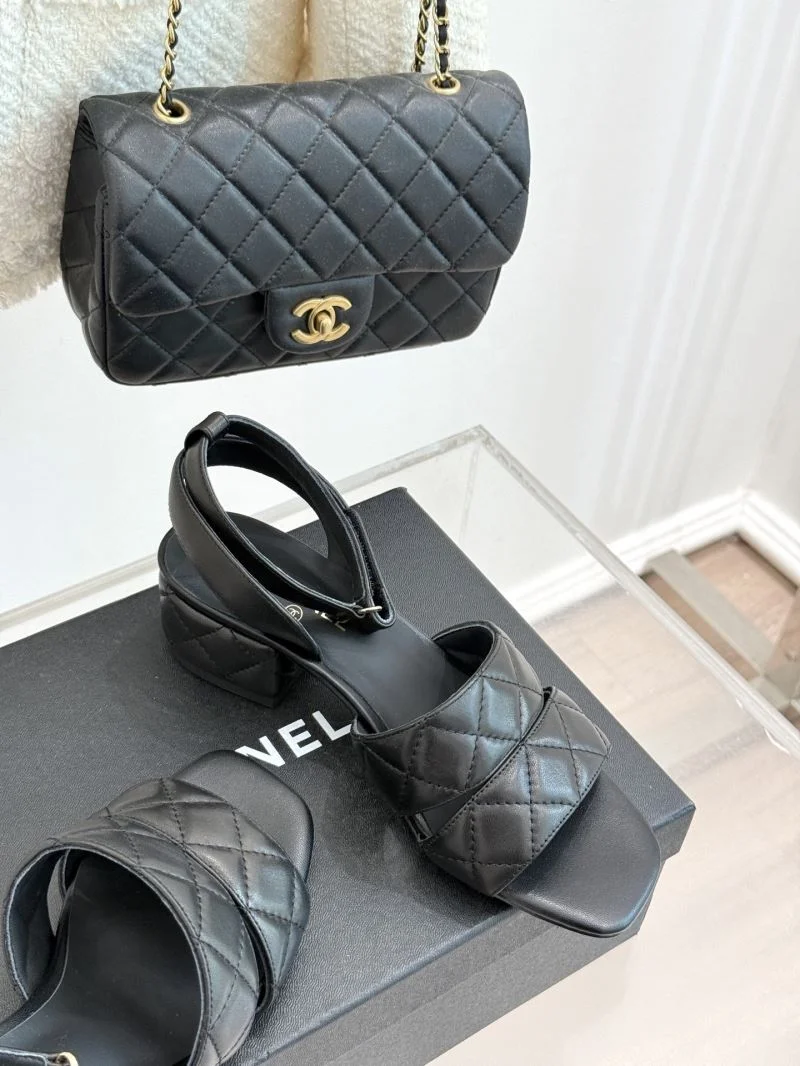 Top mirror Chanel Sandals