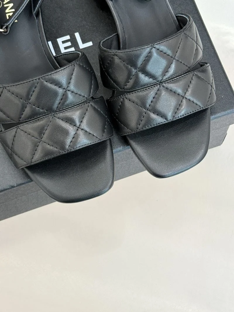 Top mirror Chanel Sandals