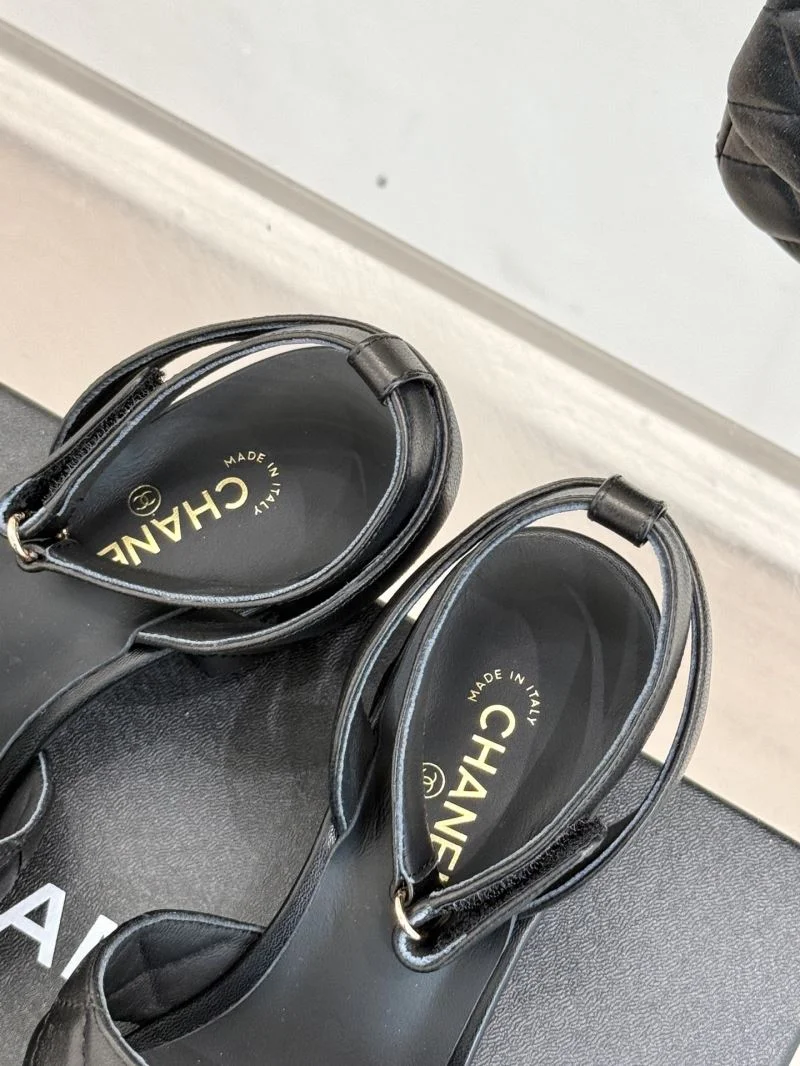 Top mirror Chanel Sandals