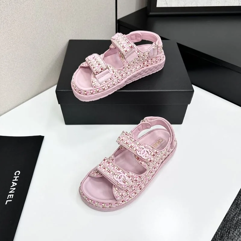 Top match Chanel Sandals