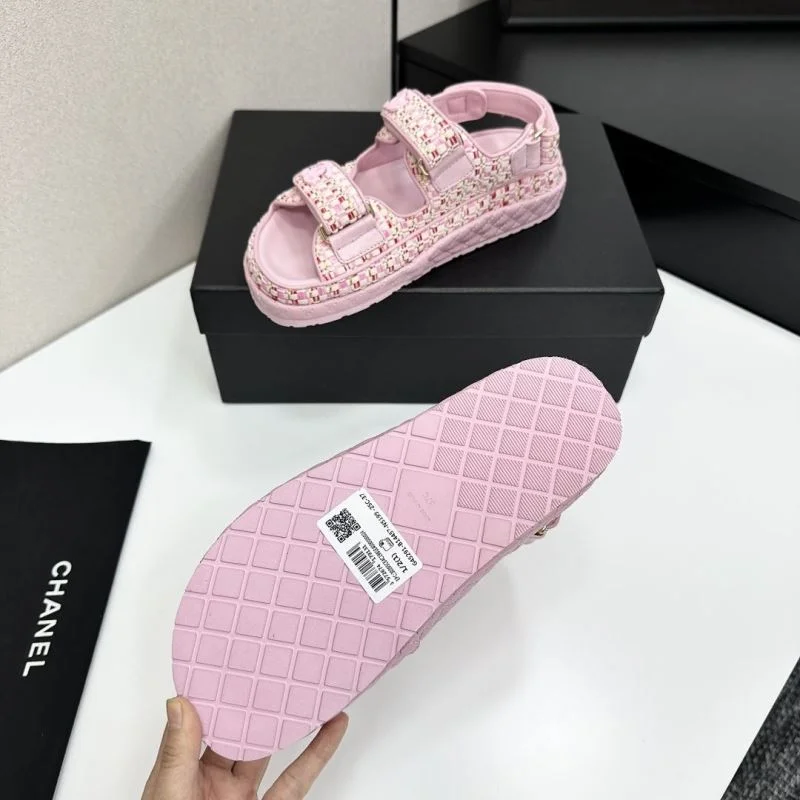 Top match Chanel Sandals