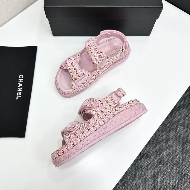 Top match Chanel Sandals