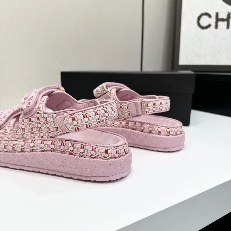 Top match Chanel Sandals