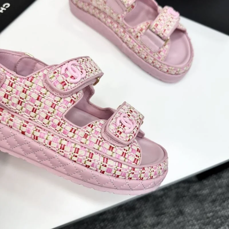 Top match Chanel Sandals