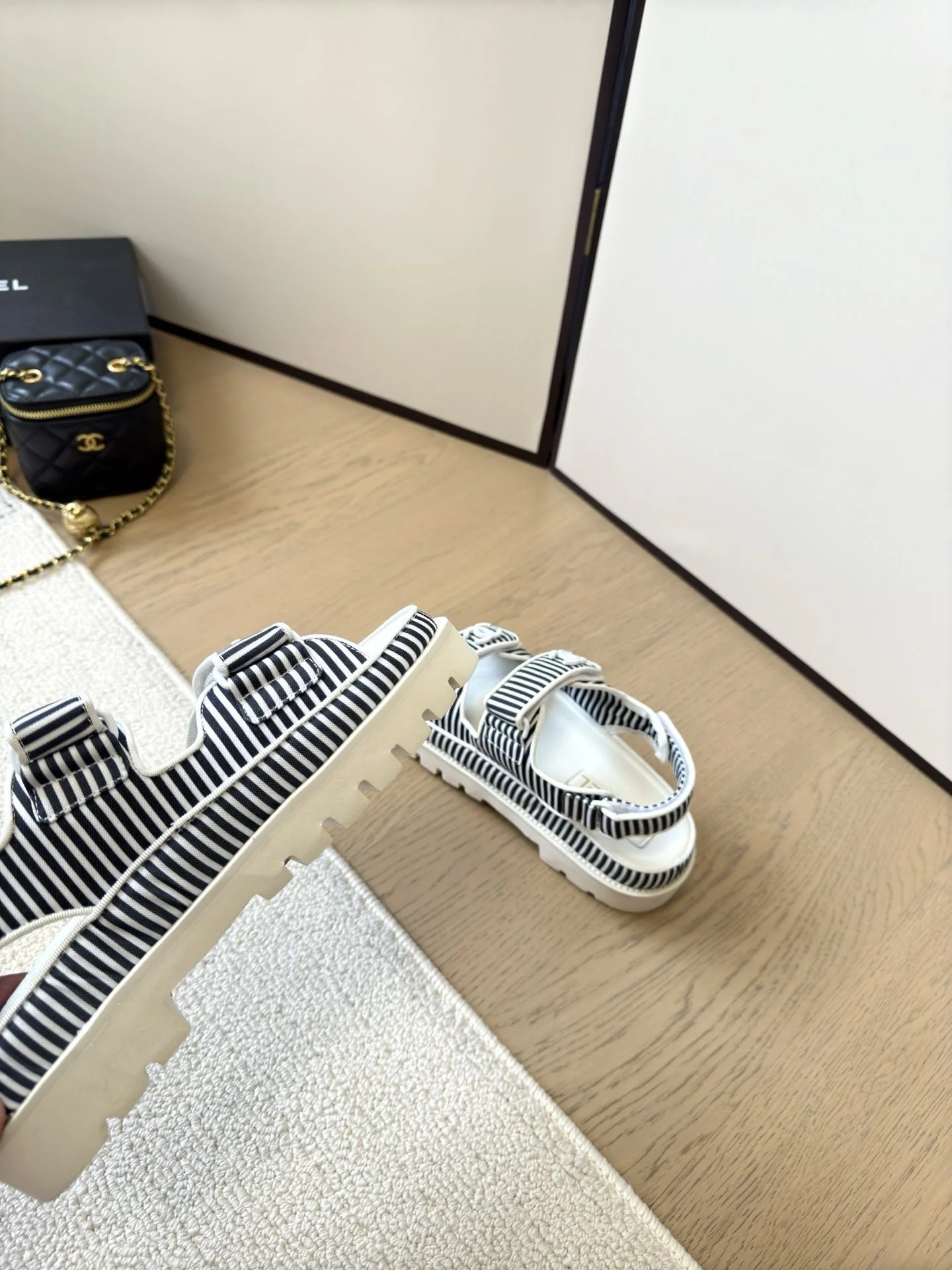 Accurate model Chanel Sandals