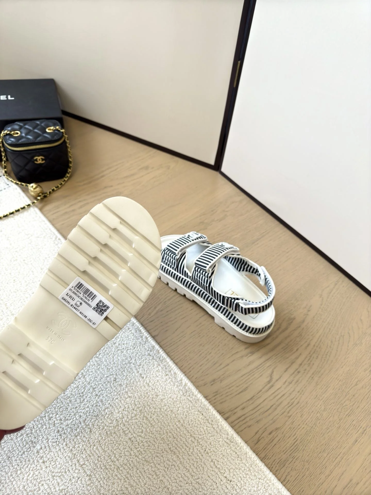 Accurate model Chanel Sandals