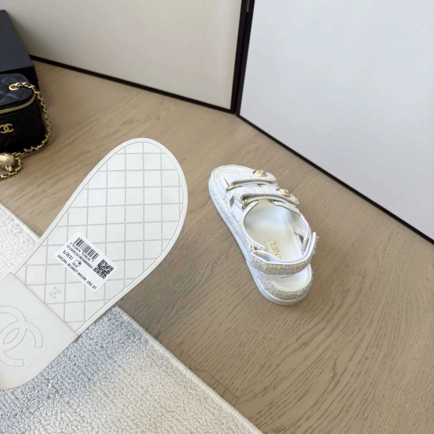 Accurate model Chanel Sandals