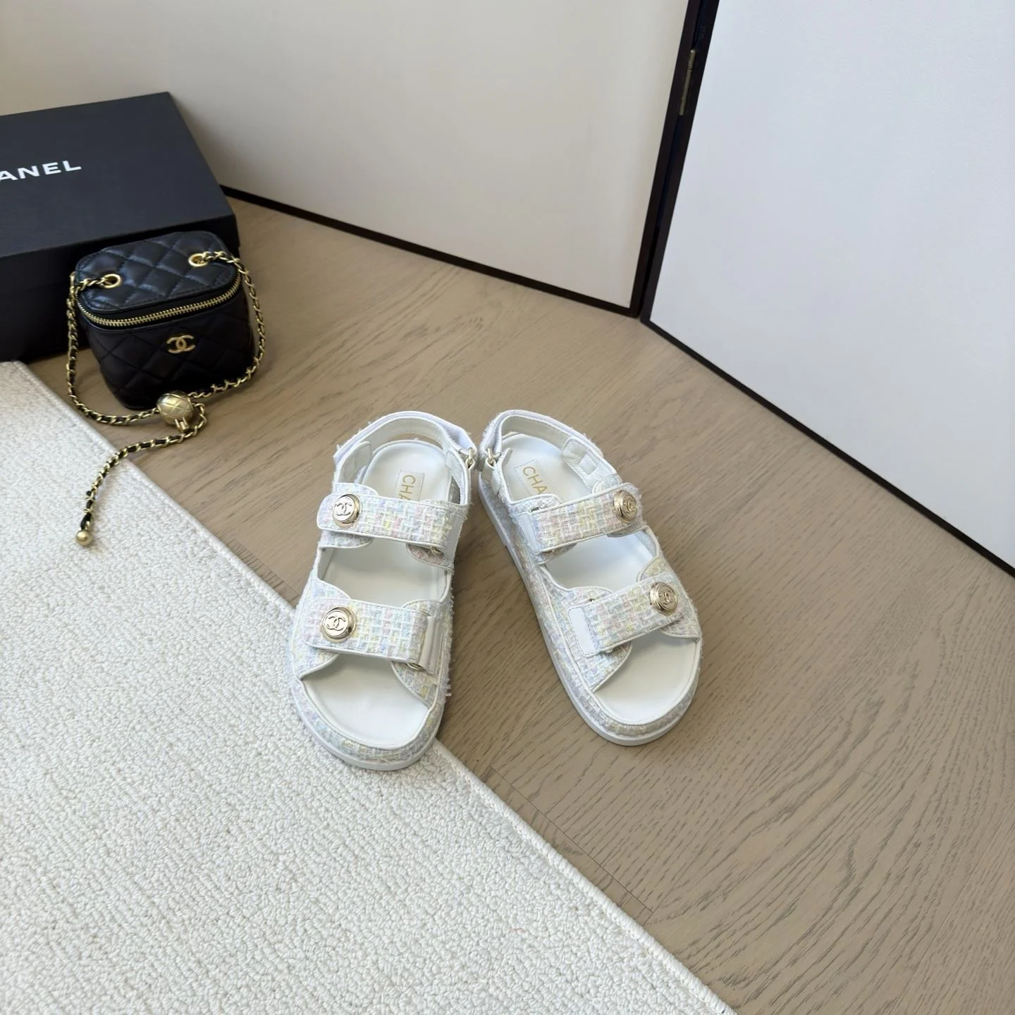 Accurate model Chanel Sandals
