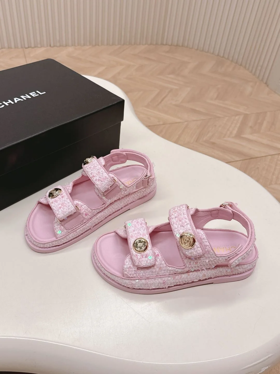 Accurate model Chanel Sandals