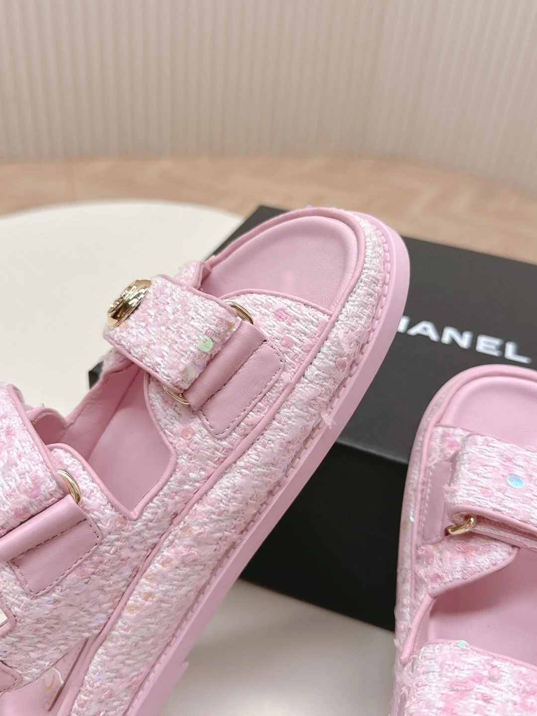 Accurate model Chanel Sandals