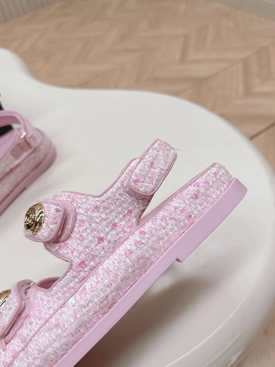 Accurate model Chanel Sandals