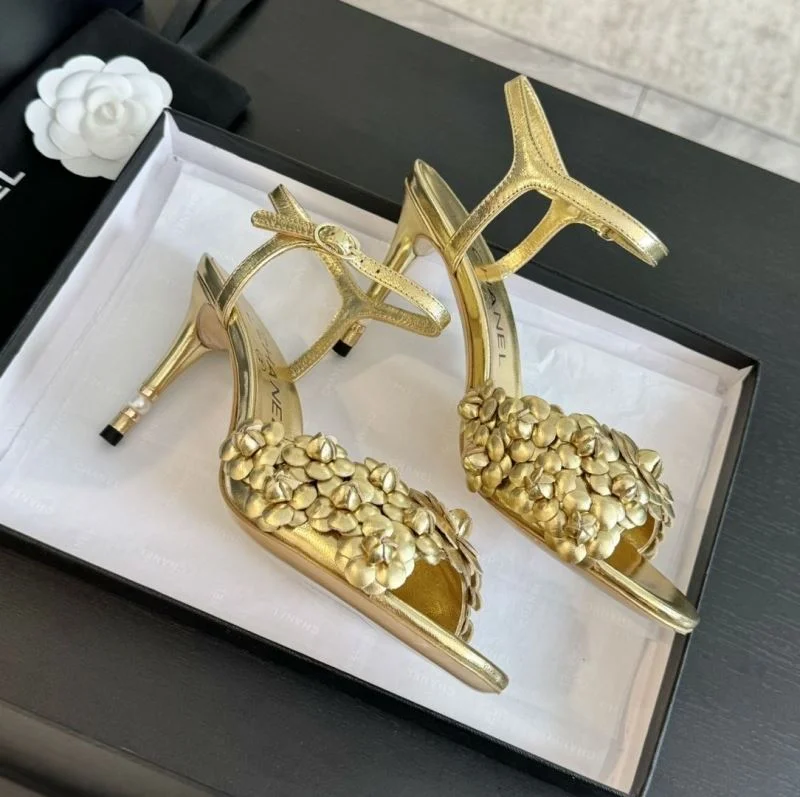 Top match Chanel Sandals