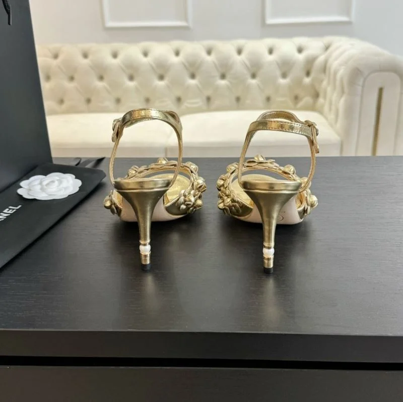 Top match Chanel Sandals