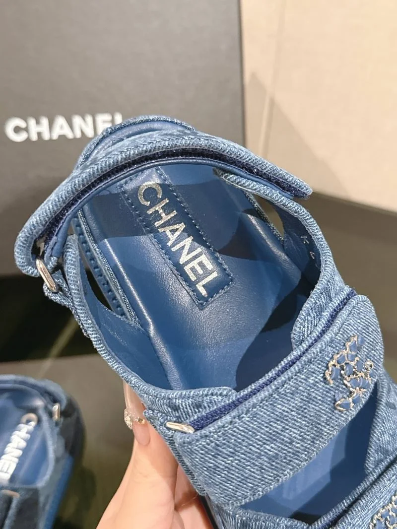 Top mirror Chanel Sandals
