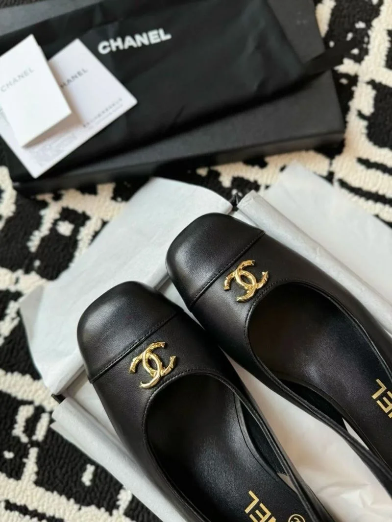 Low-cost Chanel Sandals