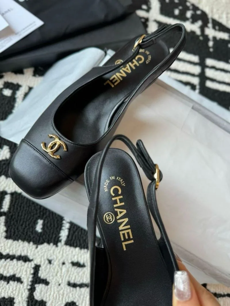 Low-cost Chanel Sandals