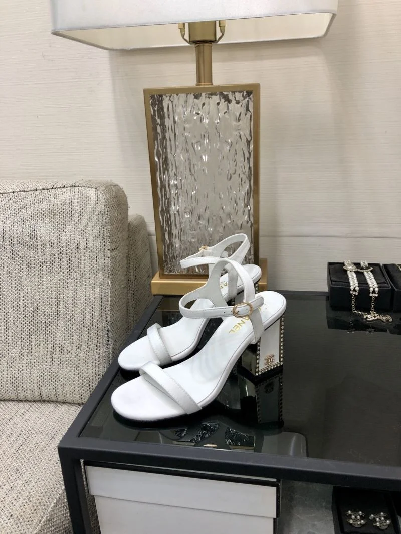 Top mirror Chanel Sandals