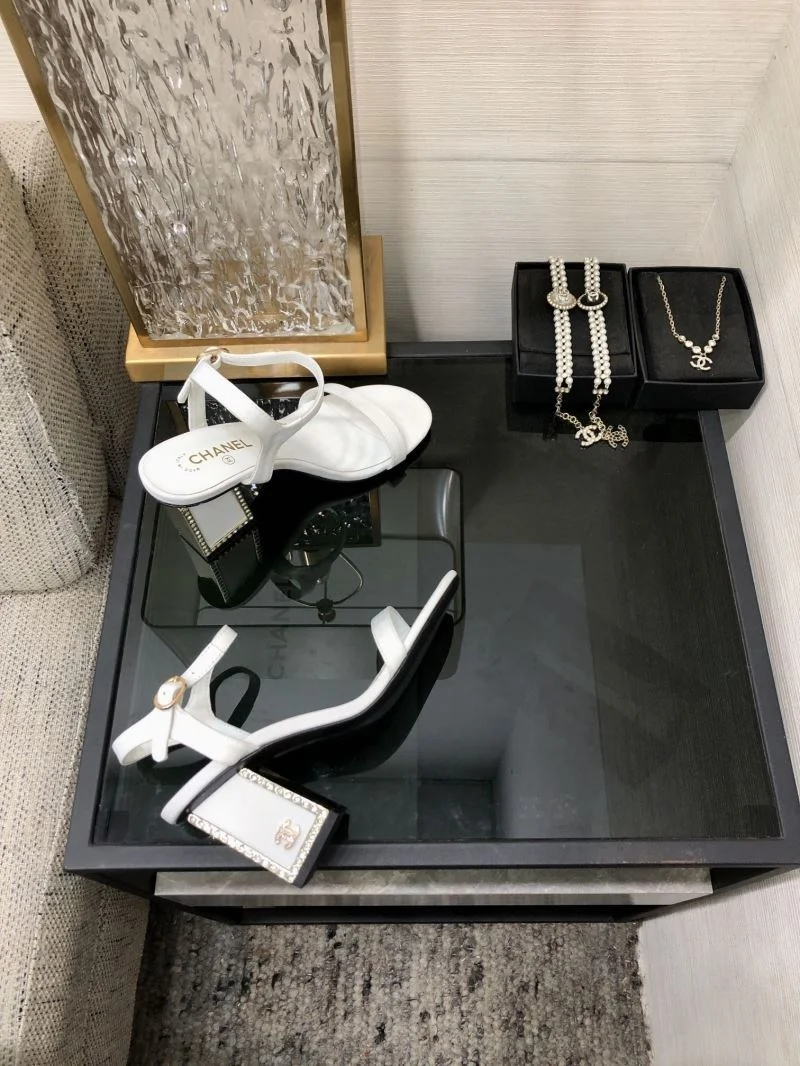 Top mirror Chanel Sandals