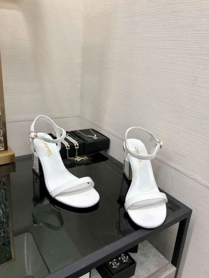 Top mirror Chanel Sandals