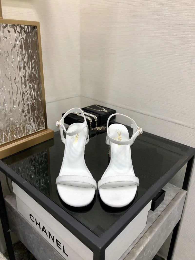 Top mirror Chanel Sandals