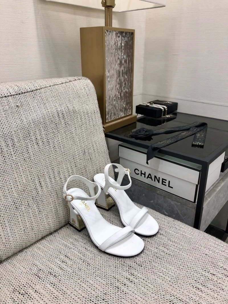 Top mirror Chanel Sandals