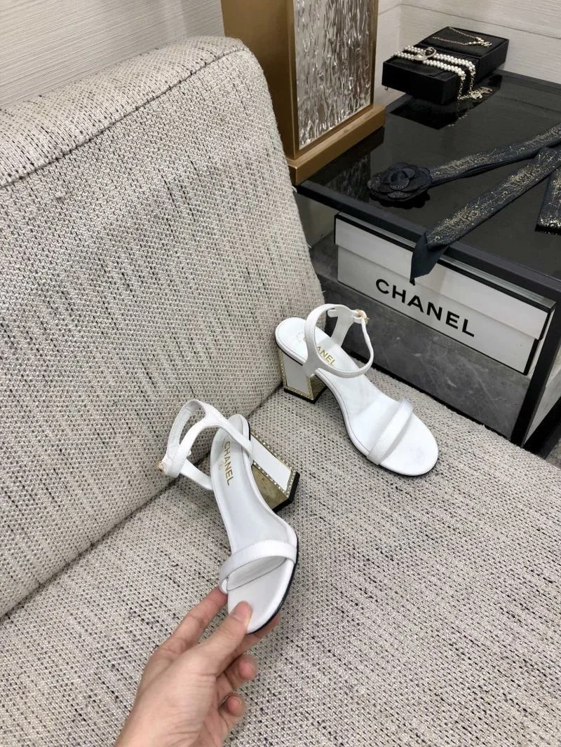 Top mirror Chanel Sandals