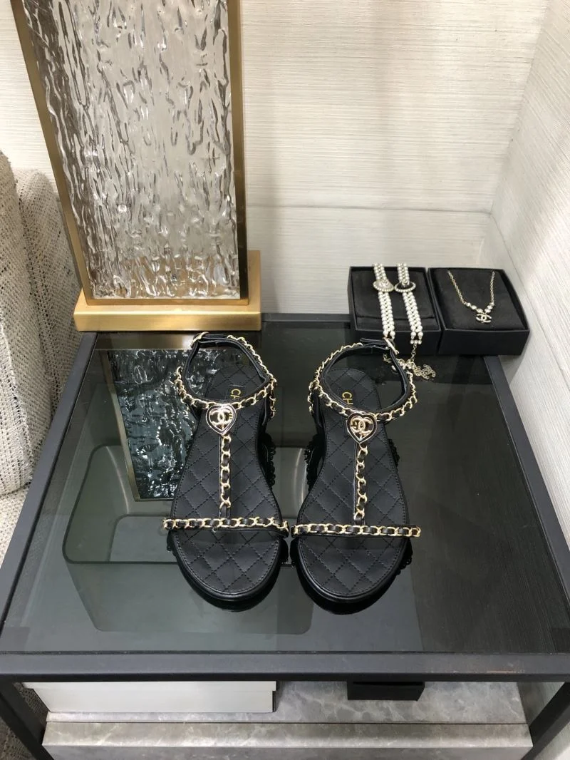 Top match Chanel Sandals