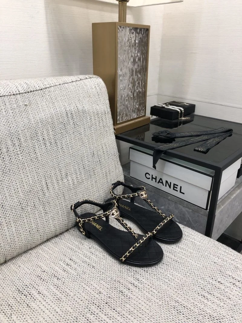 Top match Chanel Sandals