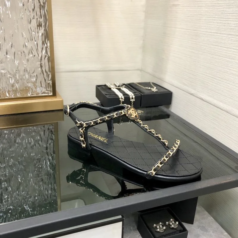 Top match Chanel Sandals