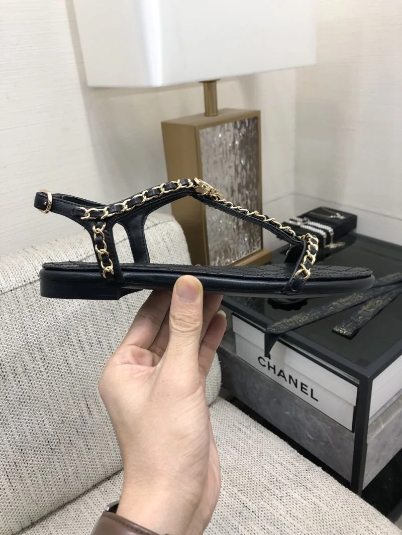 Top match Chanel Sandals
