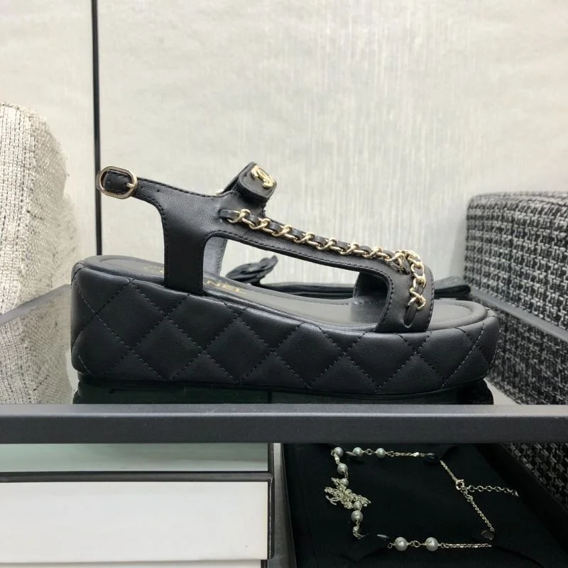 Top match Chanel Sandals
