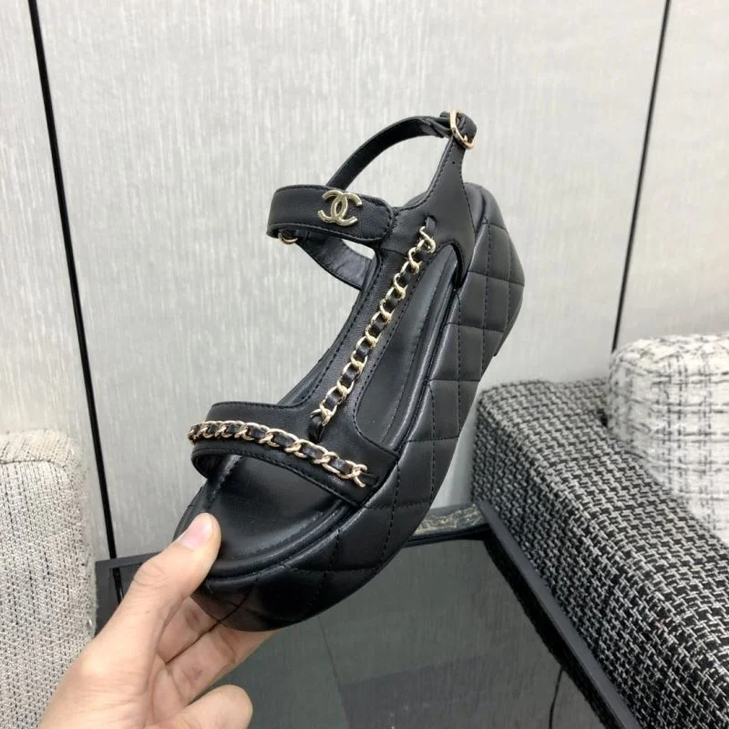 Top match Chanel Sandals