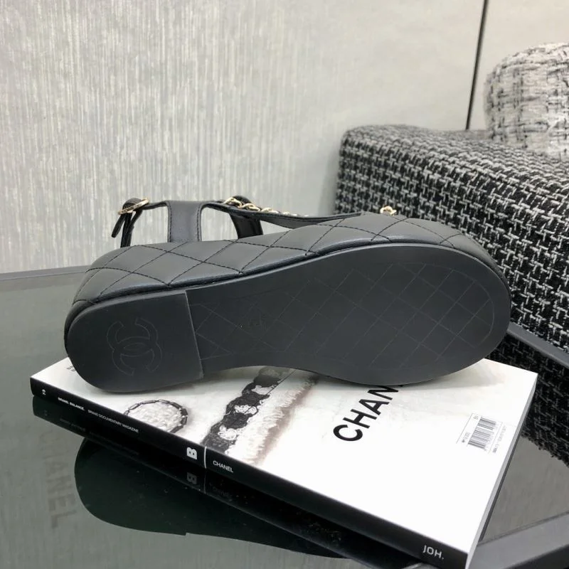 Top match Chanel Sandals
