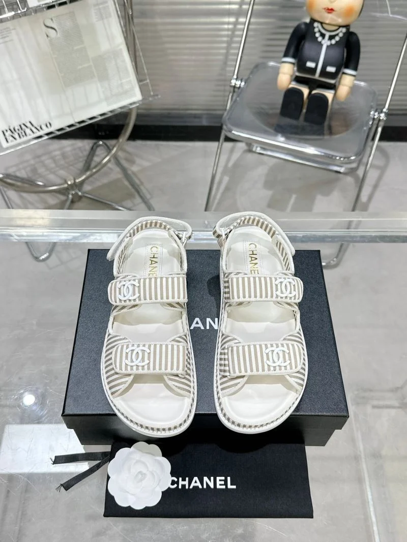 Top match Chanel Sandals