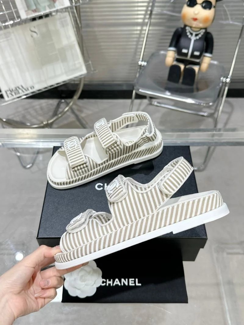 Top match Chanel Sandals