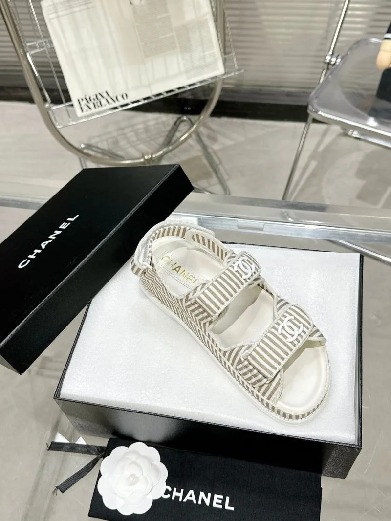 Top match Chanel Sandals