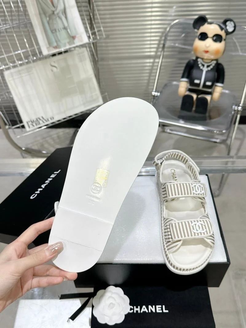 Top match Chanel Sandals