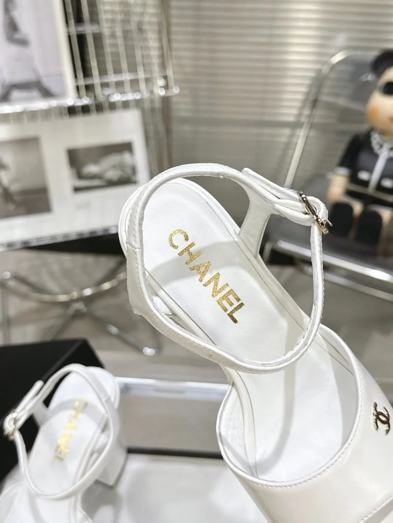 Top mirror Chanel Sandals