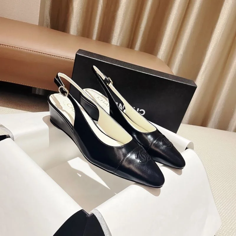 Top mirror Chanel Sandals