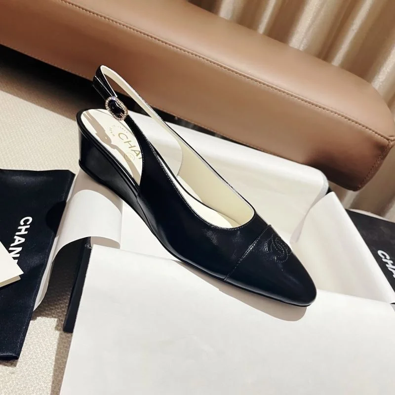 Top mirror Chanel Sandals