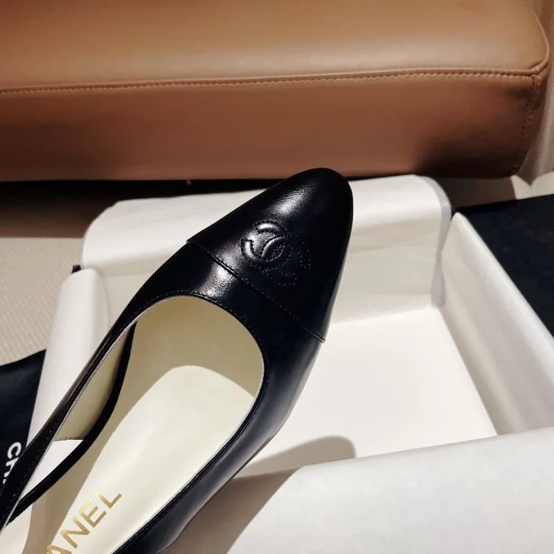 Top mirror Chanel Sandals