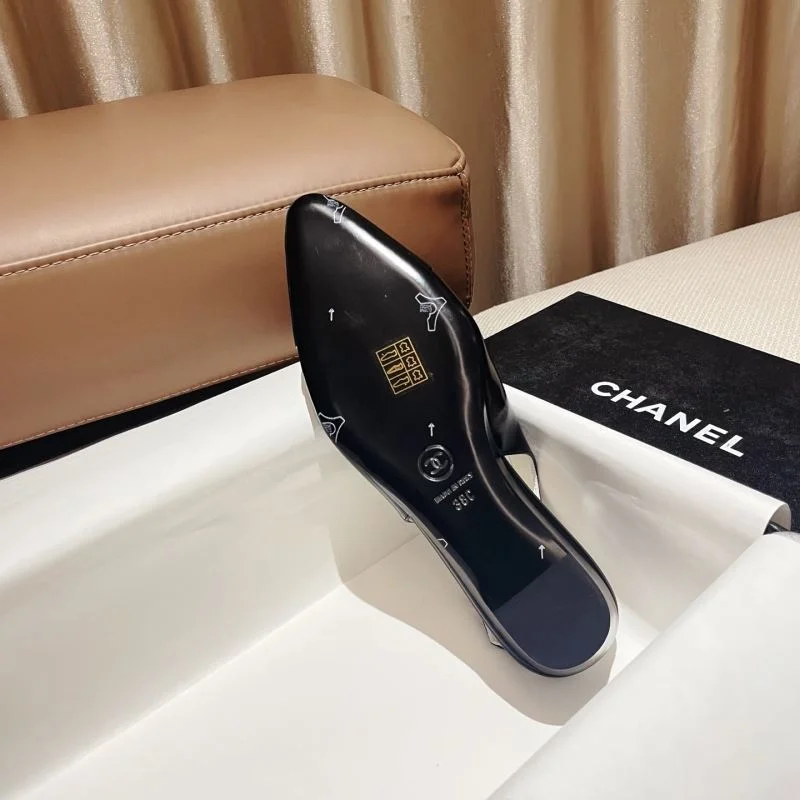 Top mirror Chanel Sandals
