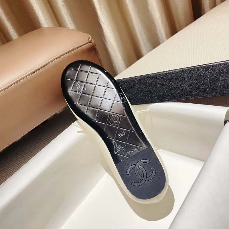 Top mirror Chanel Sandals
