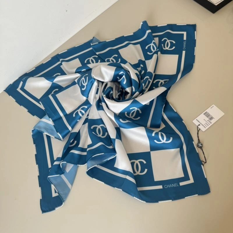 Top match Chanel Scarf
