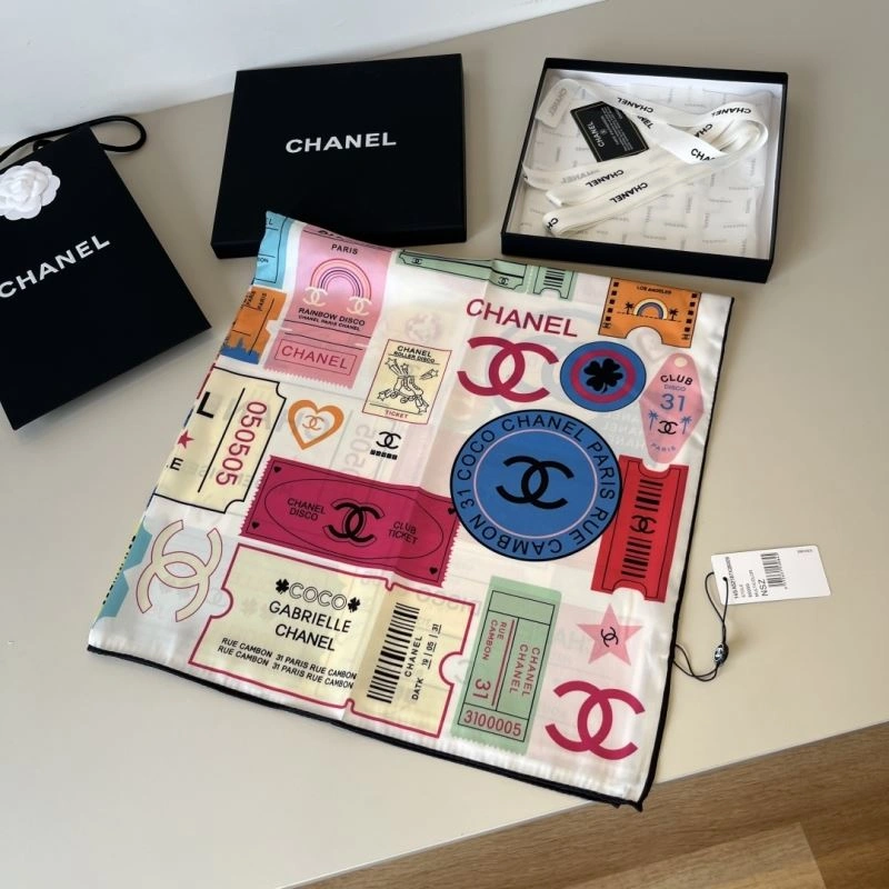 Top match Chanel Scarf