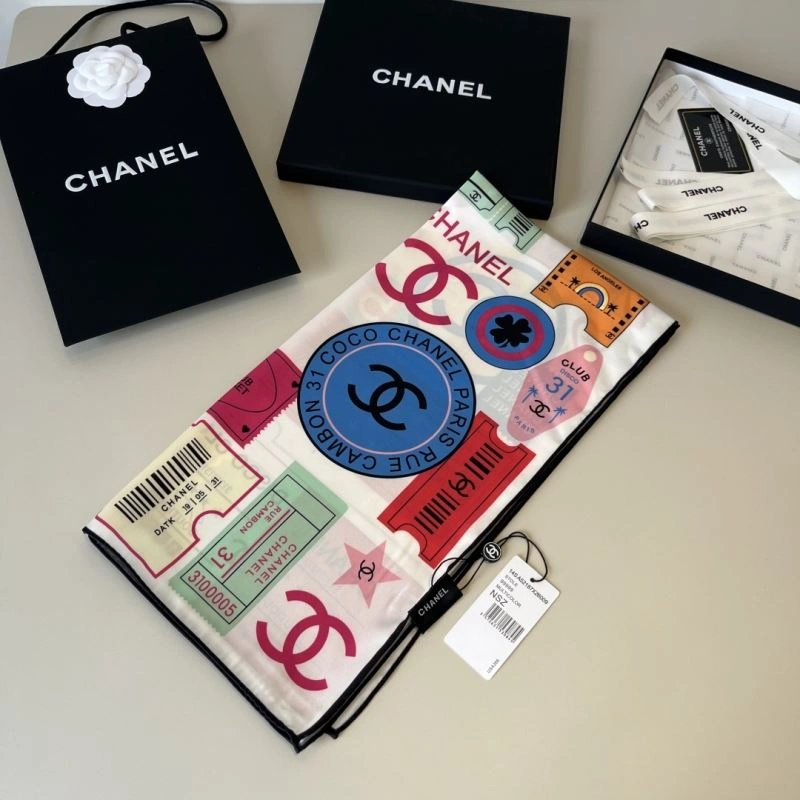 Top match Chanel Scarf