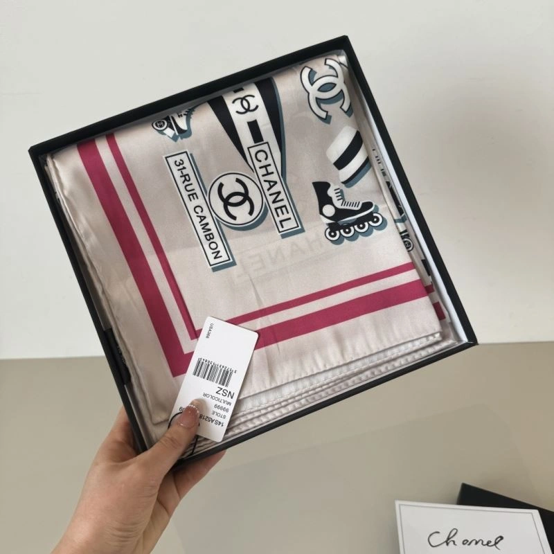 Top match Chanel Scarf