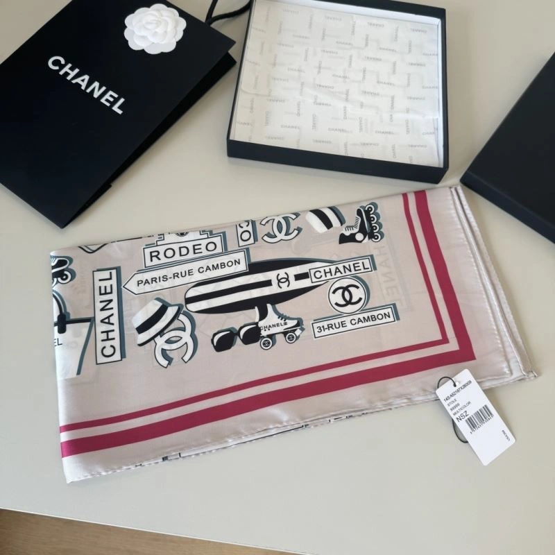 Top match Chanel Scarf